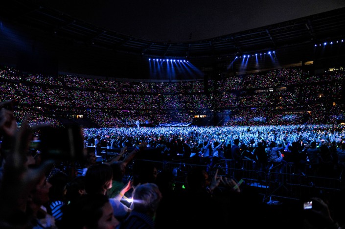 Coldplay in concert, Paris – ShutterLIVING