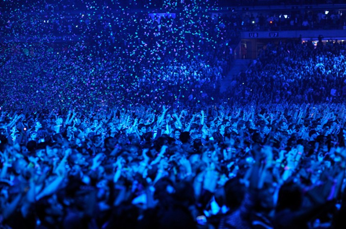 Coldplay in concert, Paris - ShutterLIVING