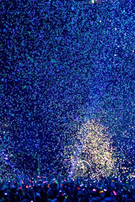 Coldplay in concert, Paris – ShutterLIVING