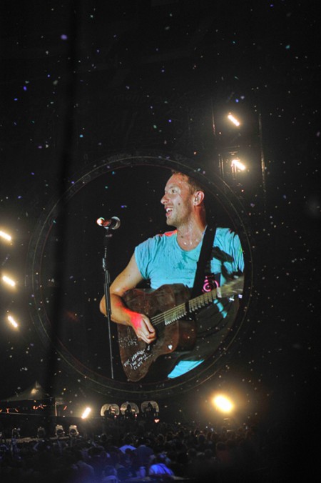 Coldplay in concert, Paris – ShutterLIVING