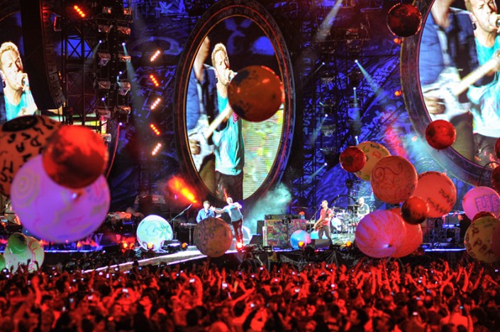 Coldplay in concert, Paris – ShutterLIVING