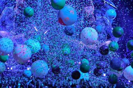 Coldplay in concert, Paris – ShutterLIVING